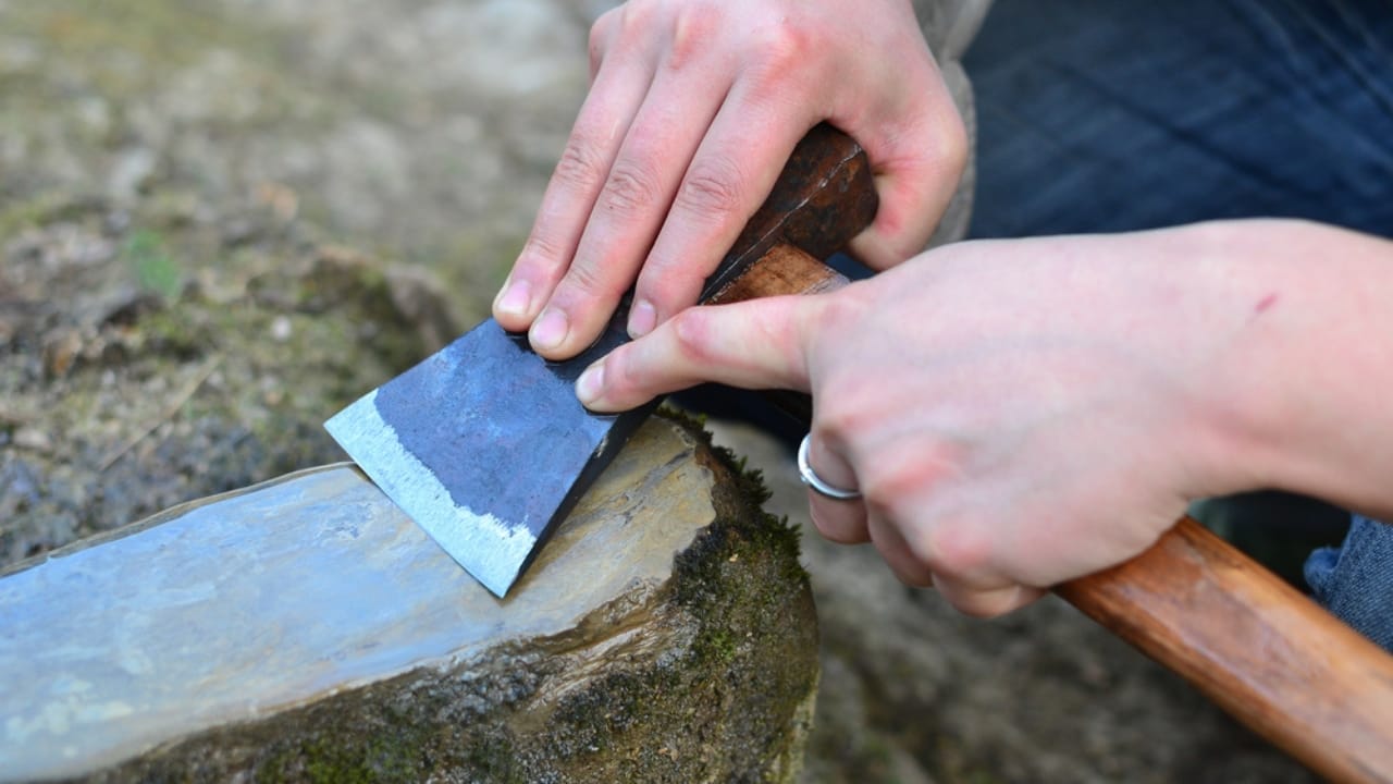The Bushcrafter's Guide to Sharpening an Axe by Hand